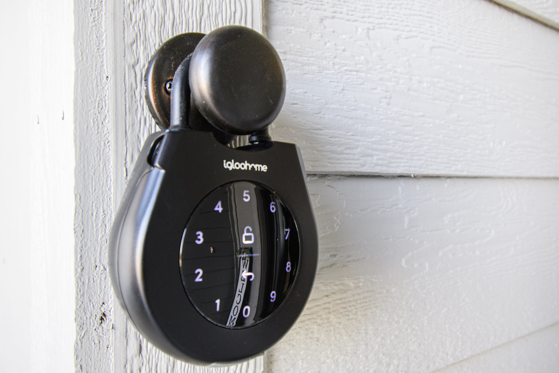 Best Security Systems for Airbnbs and Vacation Rentals | Jayz Stays